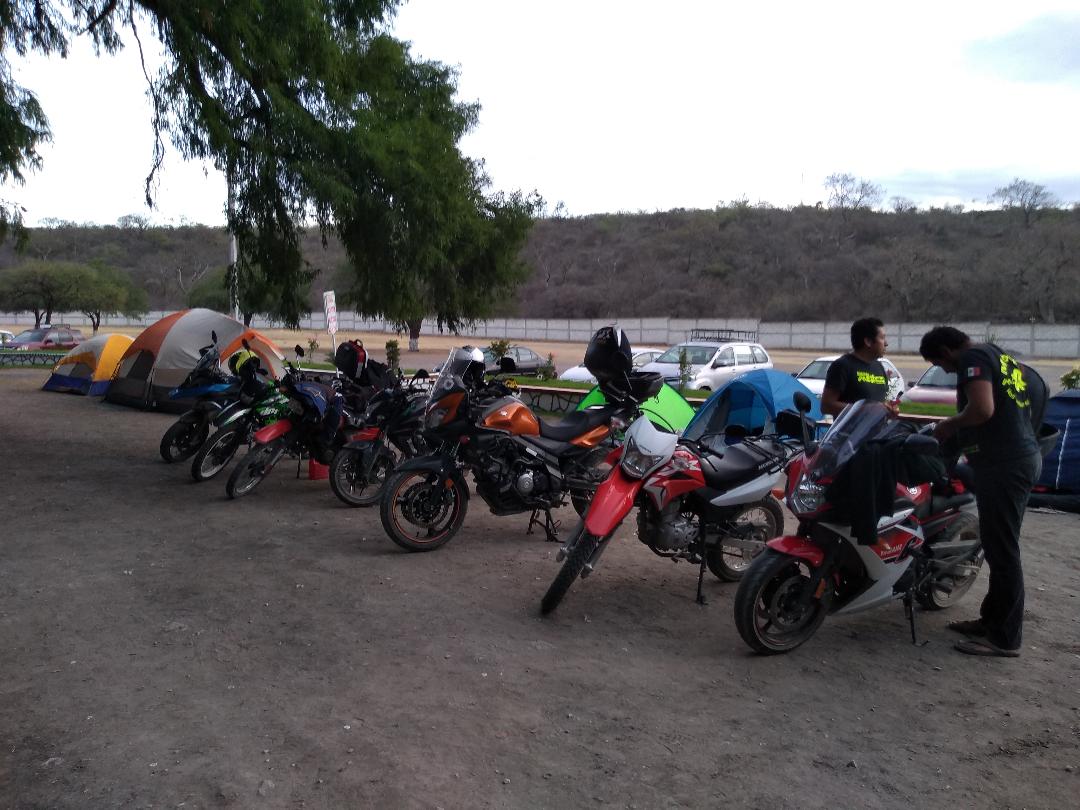 El que viaja desde más lejos llega primero a Los Ahuehuetes!!! – Moto ...